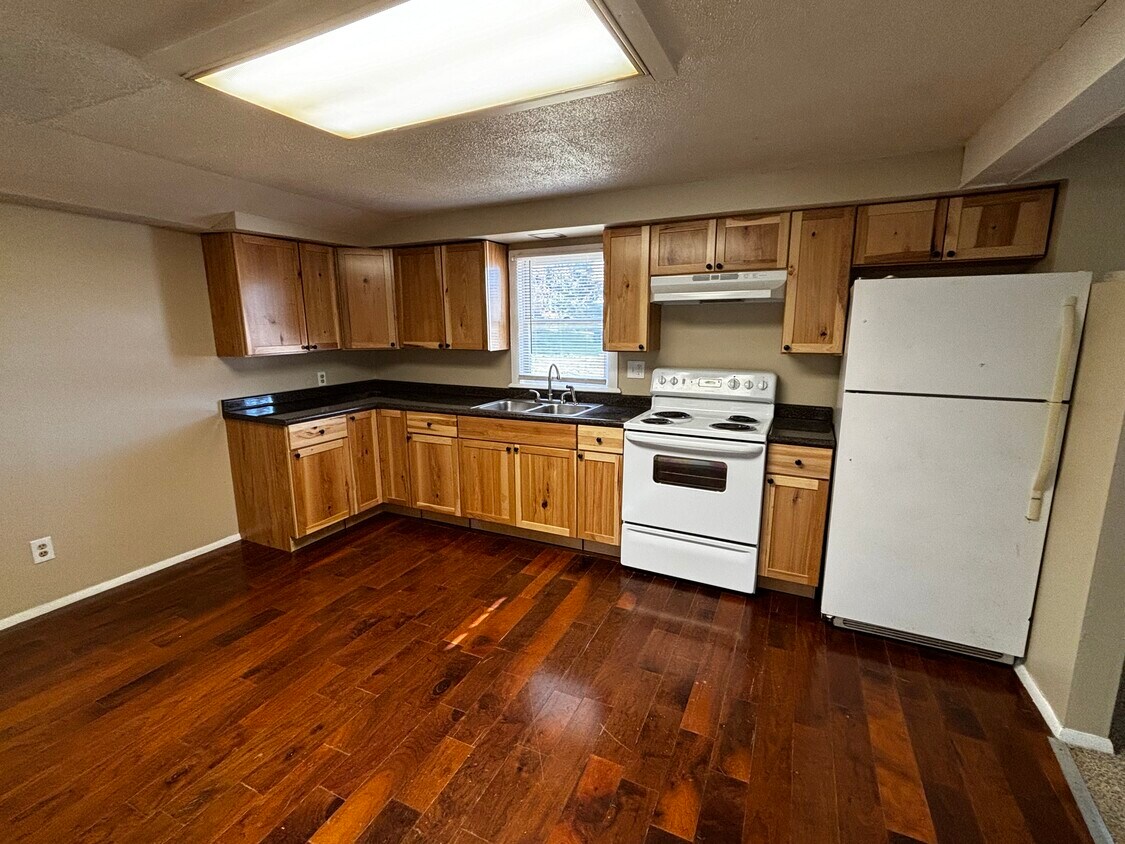 36 Glen Ave Unit C, Corning, NY 14830 - Apartments in Corning, NY ...