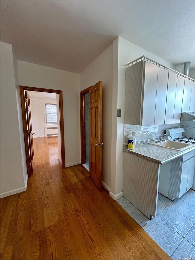 94-10 64th Rd Unit 3FL, Queens, NY 11374 - Room for Rent in Queens, NY ...