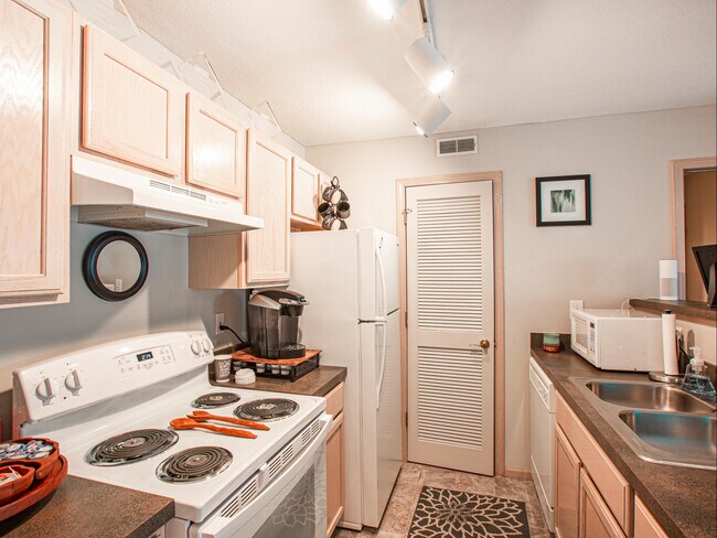 The Ridge at Chestnut Hill Apartments - 6108 Chestnut Ridge Dr Columbus ...