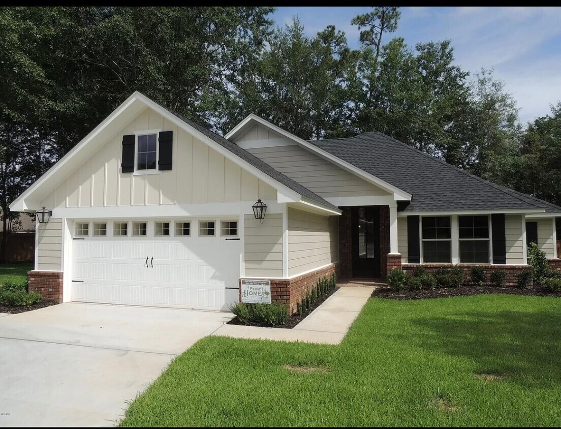 5588 Diamondhead Dr E, Diamondhead, MS 39525 - House Rental in ...
