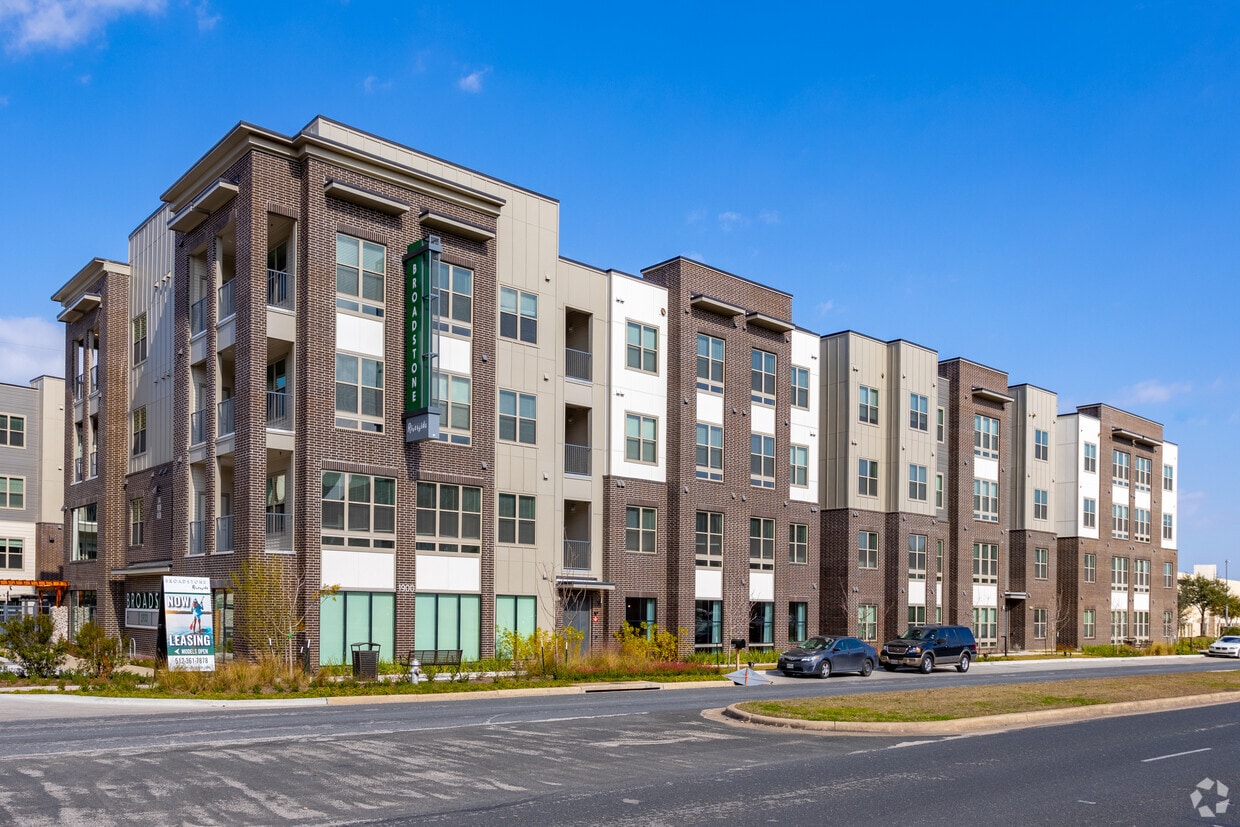 Arise Riverside - 1900 Airport Commerce Dr Austin, TX - Apartments for ...
