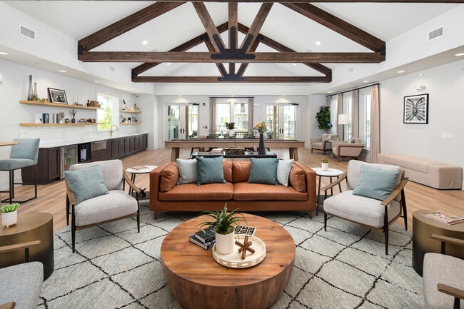 New Pinnacle Point at Spivey Apartments for Rent with Extra Storage ...