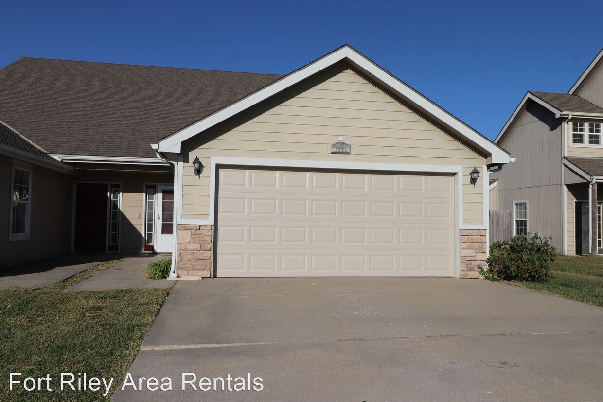 2228 Brooke Bend, Junction City, KS 66441 - House Rental in Junction ...