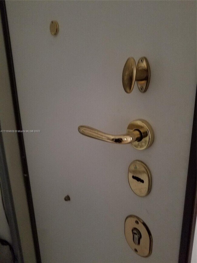 4 ROME CASELLA Unit 24, Roma, FL 00199 - Room for Rent in Roma, FL ...