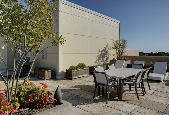 AMLI Evanston Apartments - Evanston, IL | Apartments.com