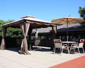 Deercross Apartments Rentals - Blue Ash, OH | Apartments.com