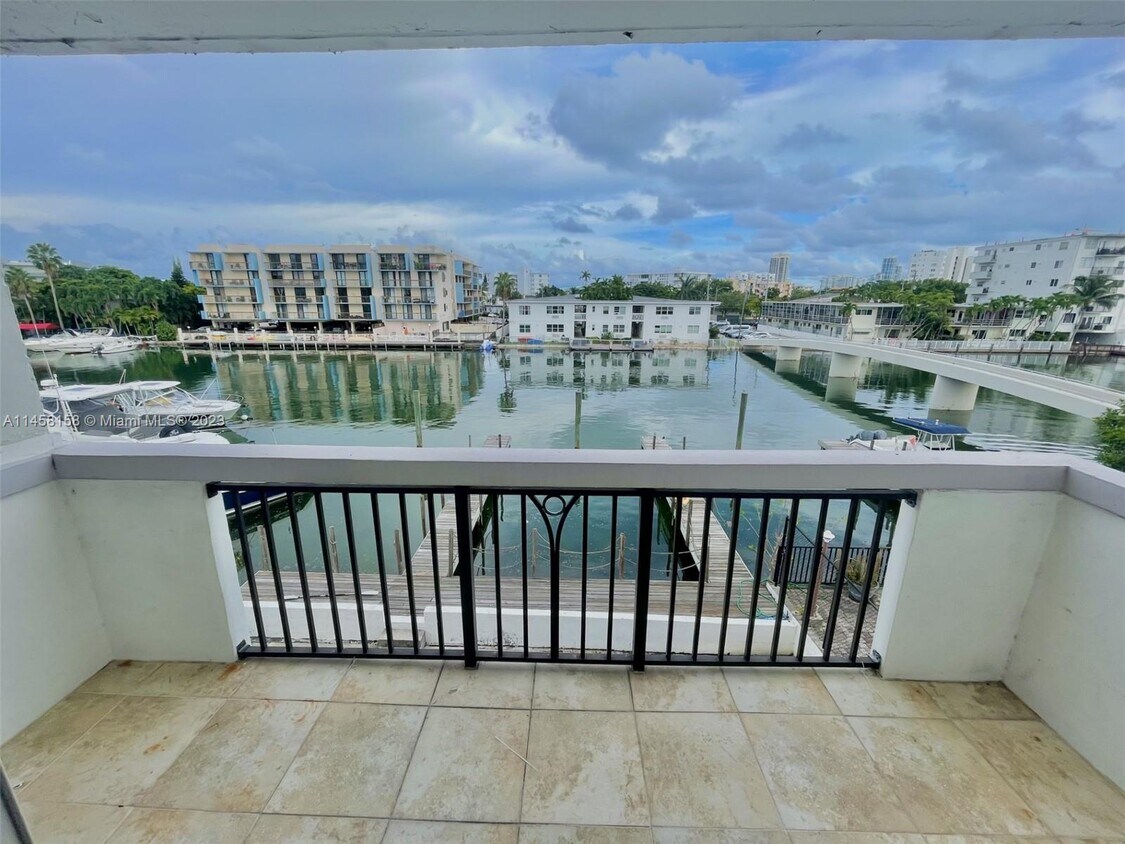 8101 Crespi Blvd Unit 303, Miami Beach, FL 33141 - Room for Rent in ...
