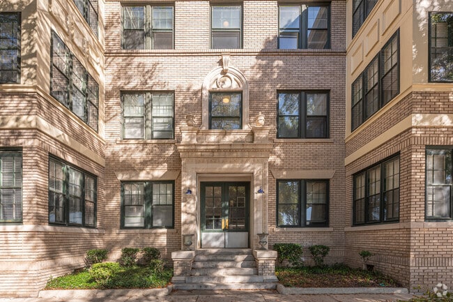 Downtown Augusta Apartments for Rent with Hardwood Floors - Augusta, GA ...