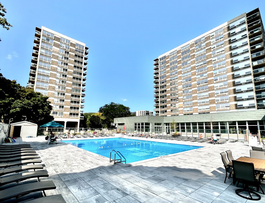 Juneau Village Towers - 1029 N Jackson St Milwaukee, WI 53202 ...
