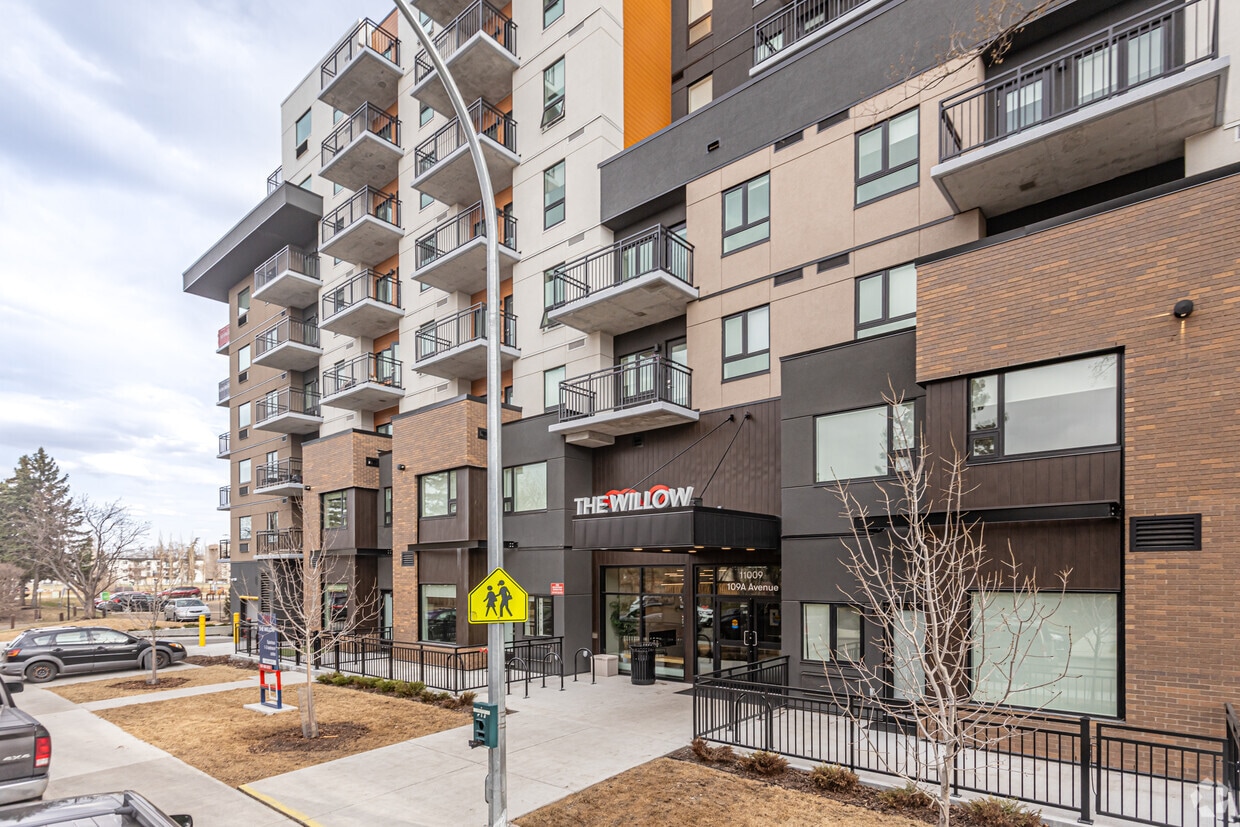 The Willow Apartments - 11009-11015 109A Av NW Edmonton, AB ...