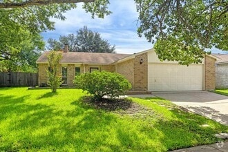 Ranch Country Apartments for Rent with a Garage - Hockley, TX - 7 ...