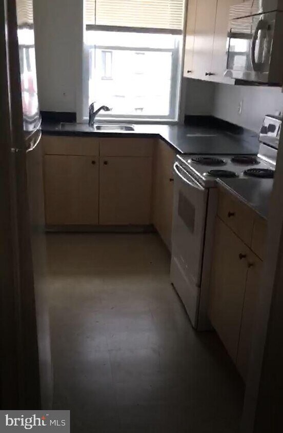 300 37th St SE Unit 204, Washington, DC 20019 - Room for Rent in ...