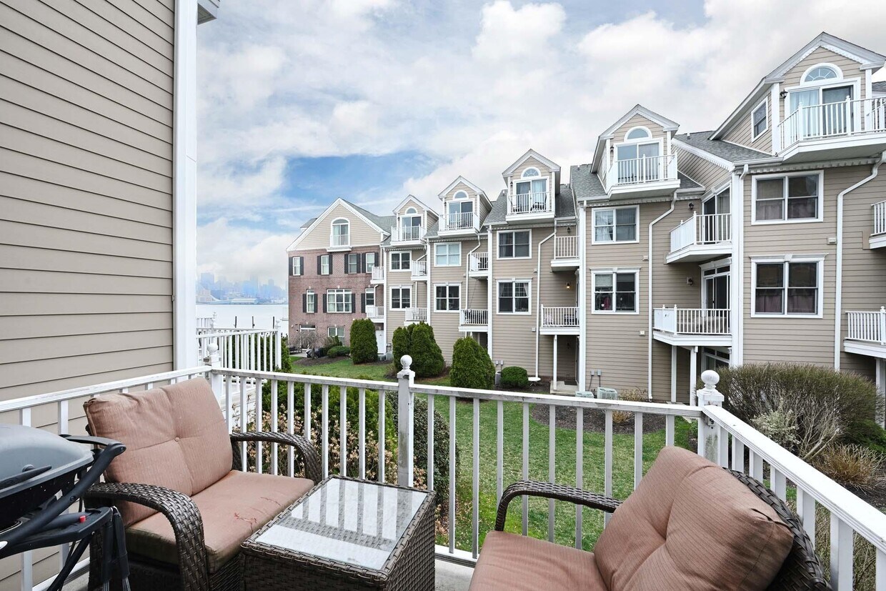 490 Fulton Ct, West New York, NJ 07093 - Room for Rent in West New York ...