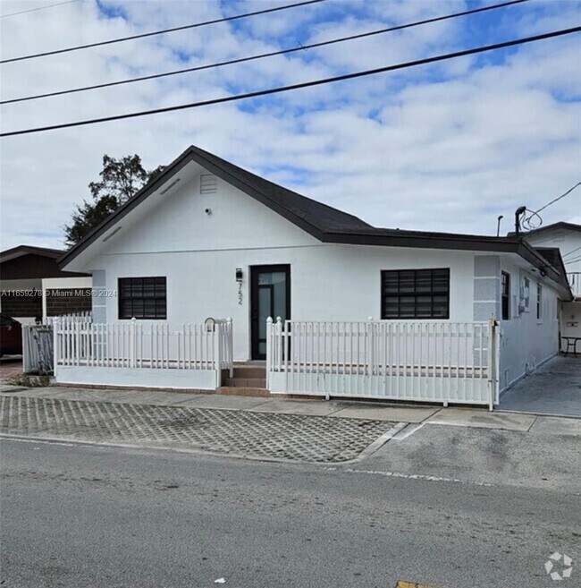 High View Apartments for Rent with Hardwood Floors - Miami, FL - 26 ...