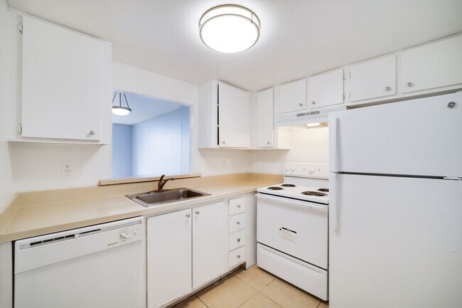 Boardwalk at Inverrary Apartments - 2915 NW 60th Ave Sunrise, FL ...