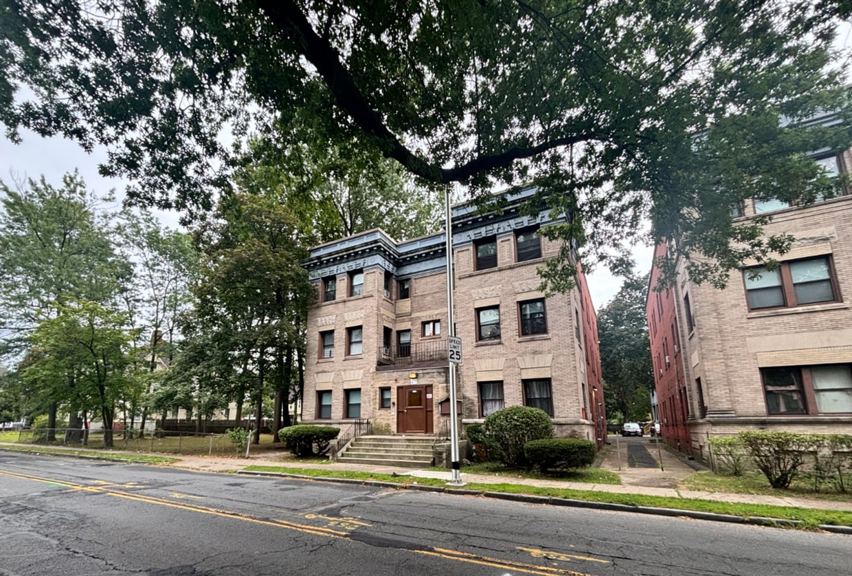 1083 Worthington St Unit 1083-3R, Springfield, MA 01109 - Room for Rent ...