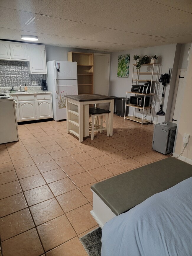 383 East St Unit Studio, Lenox, MA 01240 - 383 East St Lenox, MA 01240 ...