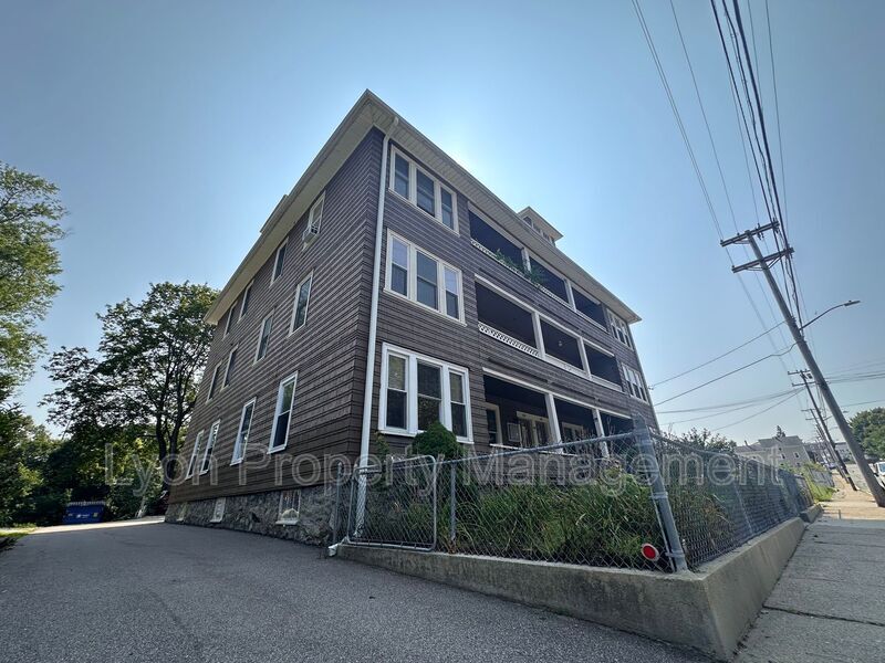 352 Manville Rd Unit 1L, Woonsocket, RI 02895 - Condo for Rent in ...