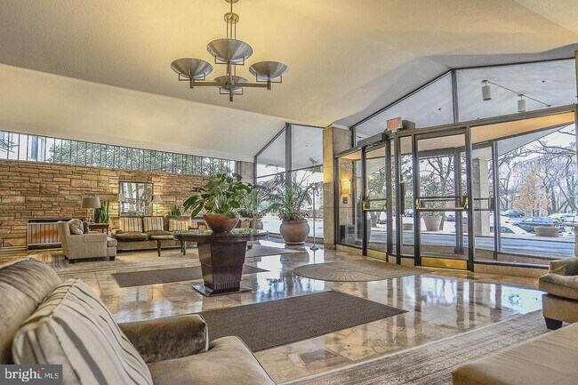 1200 N Nash St Unit 243, Arlington, VA 22209 - Room for Rent in ...