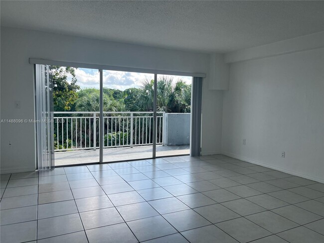 9351 Fontainebleau Blvd Unit B312, Miami, FL 33172 - Condo for Rent in ...