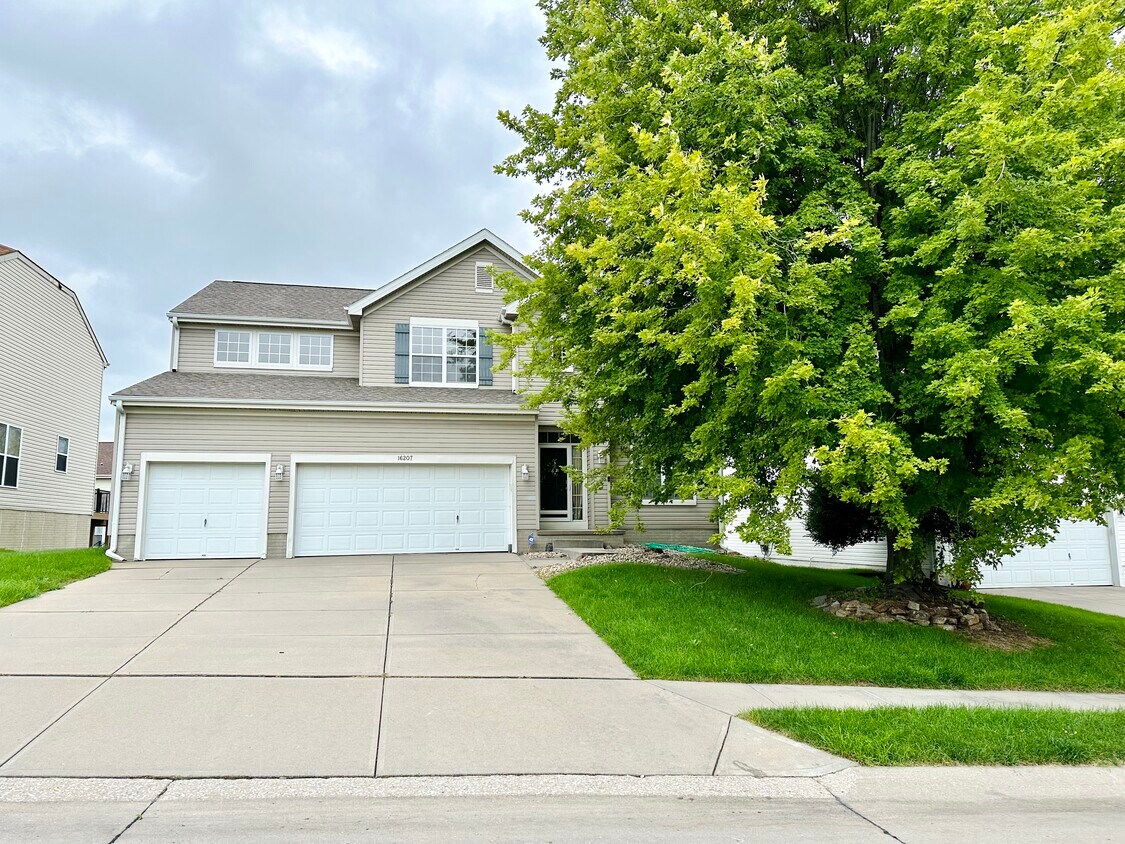 16207 S St, Omaha, NE 68135 - House Rental in Omaha, NE | Apartments.com
