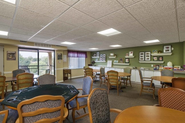 Pine Ridge Villas of Shelby Retirement Apartments - Shelby Township, MI ...