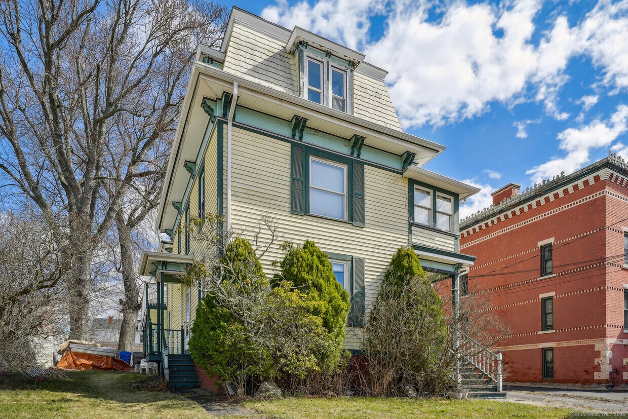 34 Spring St Unit 2nd Floor, Bristol, CT 06010 - Room for Rent in ...