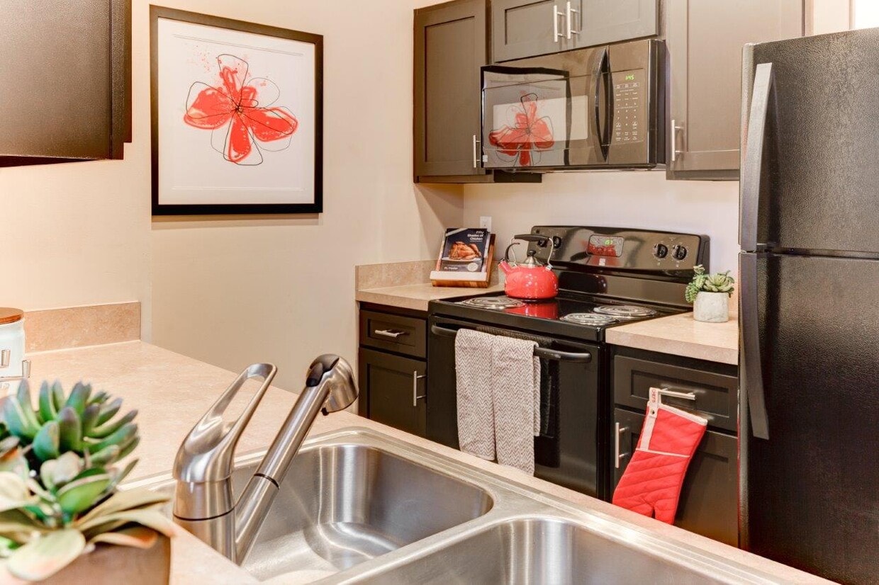 The Bradford at Easton Apartment Homes - 4150 Silver Springs Ln ...