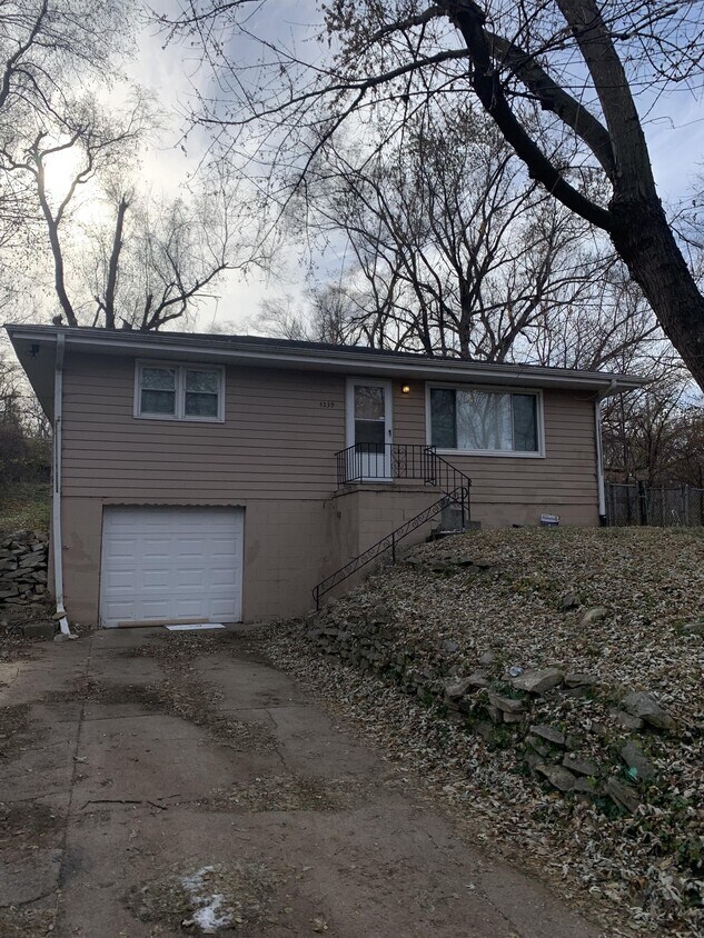 4239 Redick Ave, Omaha, NE 68112 - House Rental in Omaha, NE ...