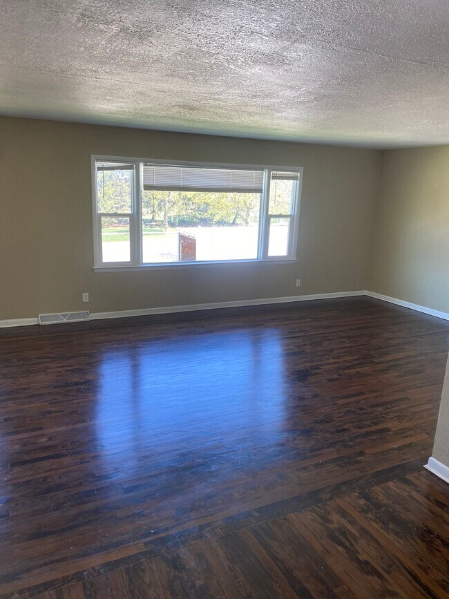 6617 W Keefe Avenue Pky, Milwaukee, WI 53216 - Townhome Rentals in ...