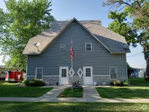 Apartments with Garages in Curlew, IA - 1 Rentals | Apartments.com