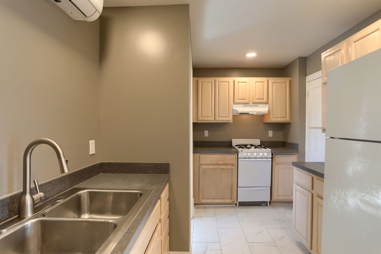 1609 Green St Unit Apt #3, Harrisburg, PA 17102 - Room for Rent in ...