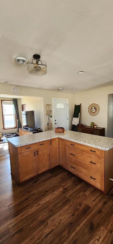 407-409-409 Fredonia Ave Unit #407, Fredonia, WI 53021 - Room for Rent ...