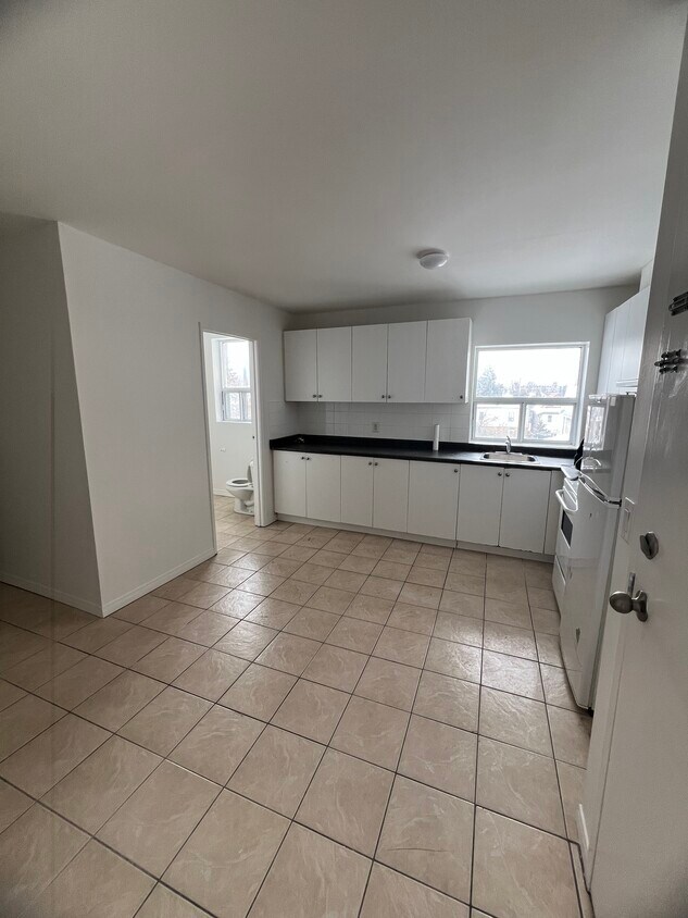 2938 Danforth Ave, Toronto, ON M4C 1M5 Apartments - 2938 Danforth Ave ...