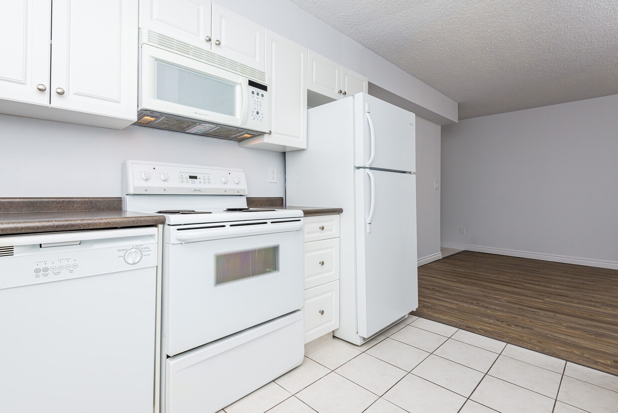 Grand Central Manor Apartments - 10904 102nd Ave Nw Edmonton, AB ...