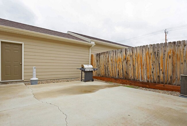 Strata Estates of Watford City Apartments - Watford City, ND ...