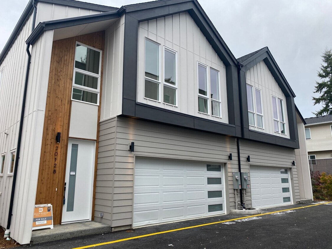 20128 61st Pl W, Lynnwood, WA 98036 - Townhome Rentals in Lynnwood WA ...