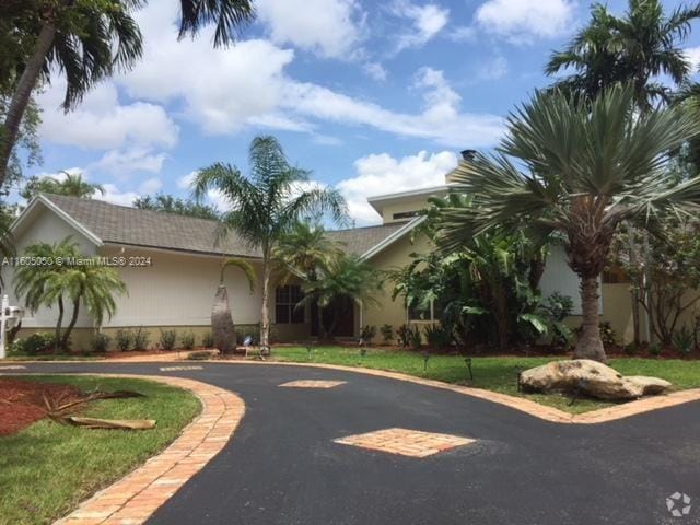 Gale Ranch Estates Houses for Rent with High Ceilings - Miami, FL - 1 Homes