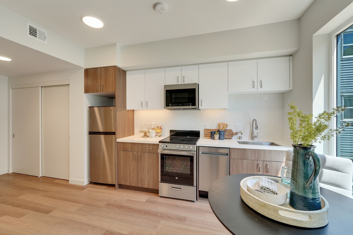 B28 - 2028 Bancroft Way Berkeley, CA 94704 | Apartments.com
