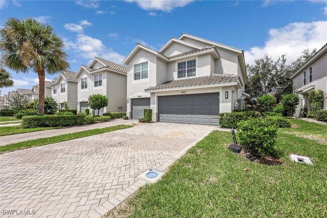 Apartments for Rent with a Walk-In Closet in Camden Lakes, Naples ...
