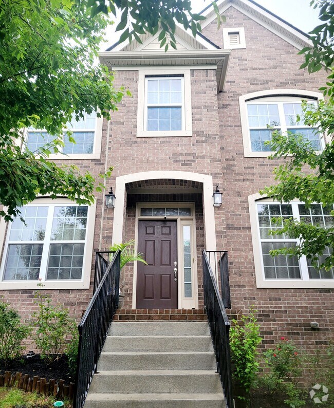 The Highlands at Ladd Park Apartments for Rent with a Garage - Franklin ...