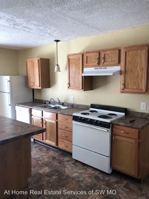 2136 E Bennett St, Springfield, MO 65804 - House Rental in Springfield ...