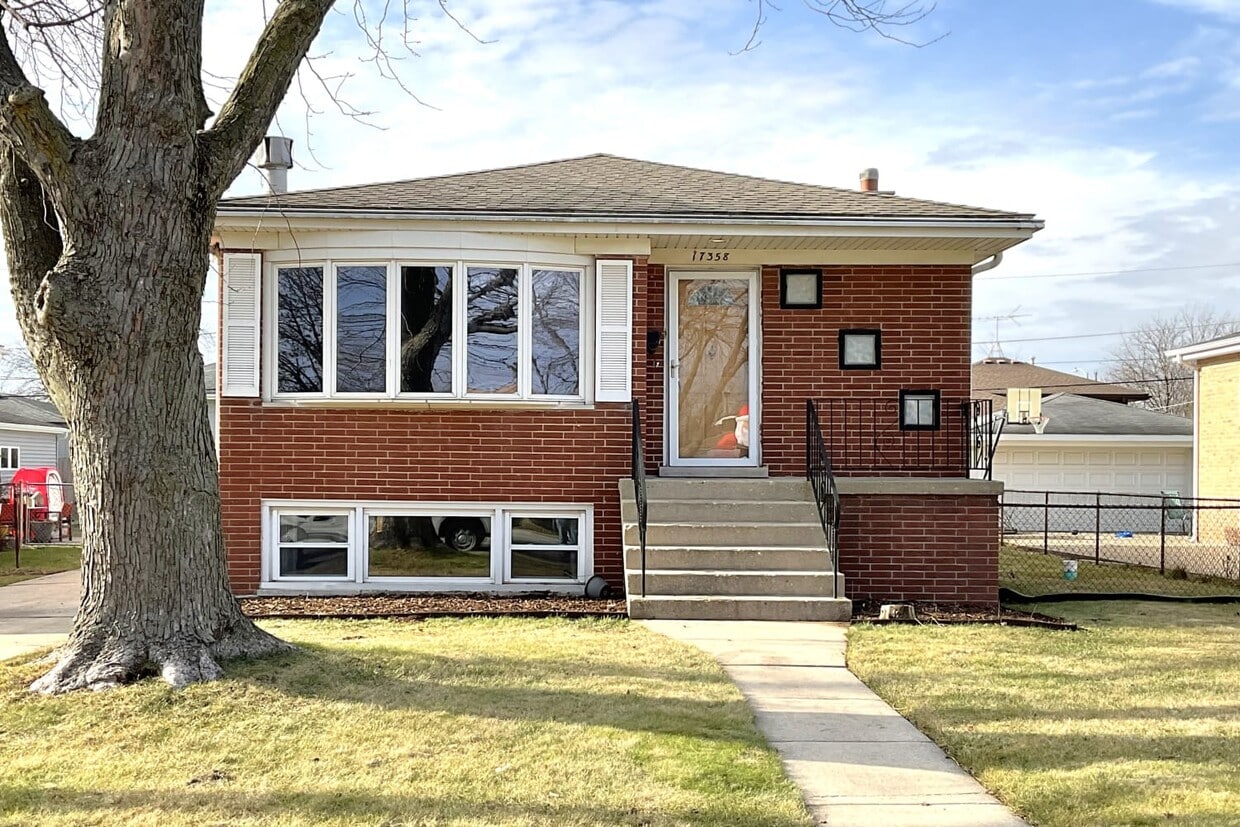 17358 Oleander Ave, Tinley Park, IL 60477 | Apartments.com