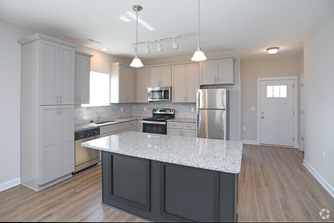 River Landing at Sandy Ridge Apartments for Rent with a Living Room ...