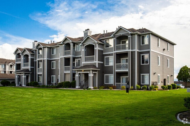 Pinnacle Mountain View Apartments - 1100 S 2000 E Clearfield, UT ...
