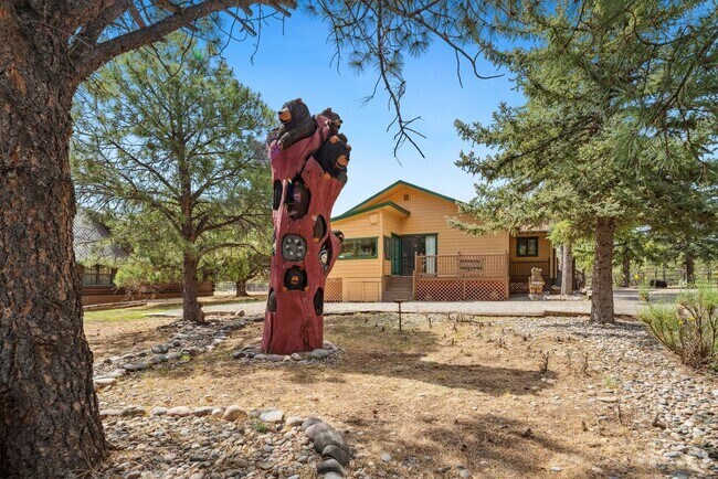 Apartments for Rent with Hardwood Floors in Arabela NM