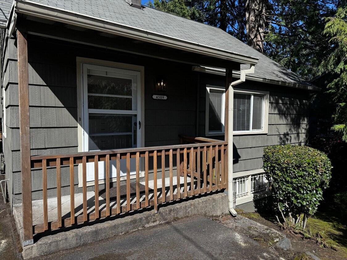 4509 SW Taylors Ferry Rd, Portland, OR 97219 - House Rental in Portland ...