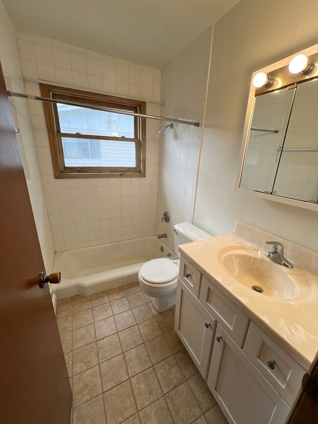 2101 Lake Point Dr Unit #4, Madison, WI 53713 - Room for Rent in ...