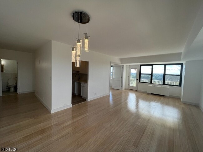 285 Aycrigg Ave Unit 22G, Passaic, NJ 07055 - Condo for Rent in Passaic ...