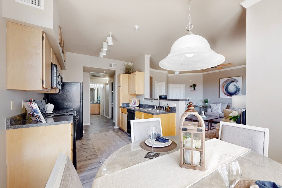 Apartments for Rent with a Swimming Pool Near Quaker Heights ...